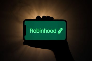 Study Reveals Robinhood Lags Behind Competitors In Options Trade ...